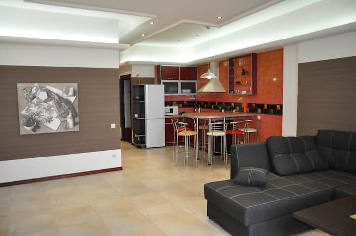 Chic 4-room Apartment In Arcadia Palace - Odesa