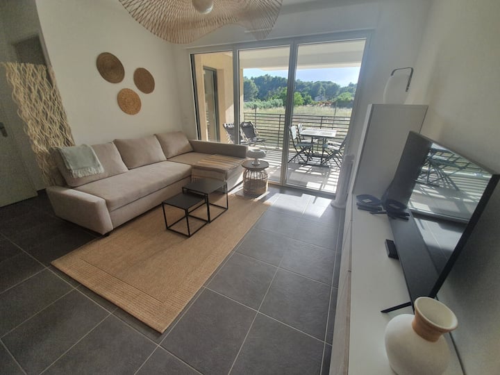 L’oustaou Des Pins, Bel Appartement  Labellisé 4* - Ventabren