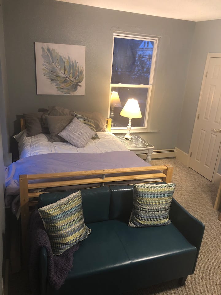 Bird Room - Beverly, MA