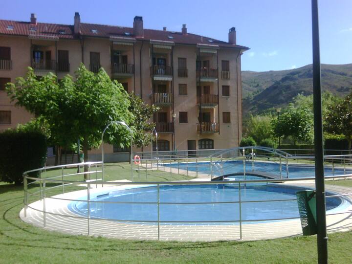 Ezcaray. Con Piscina Y Junto Al Rio - Ezcaray