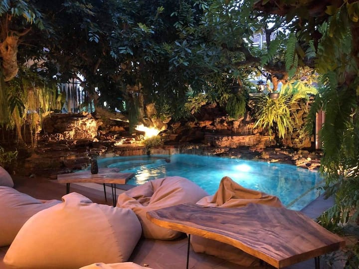 Aonang Boutique 4 Bedroom Pool Villa -