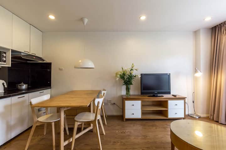 Hanoi Zodi Apartment 8a - Near Vincom Center - Hanoi