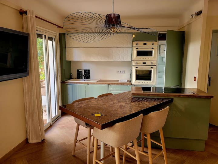 Appartement En Plein Centre - Sanary-sur-Mer