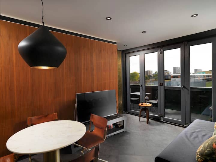 Designer Penthouse W/balcony Nr Shoreditch & Canal - Edmonton, UK