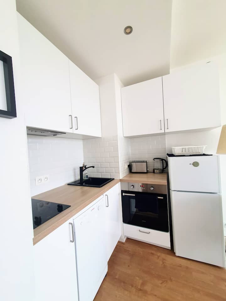 Studio Lumineux & Minimaliste - Paris La Défense - Courbevoie