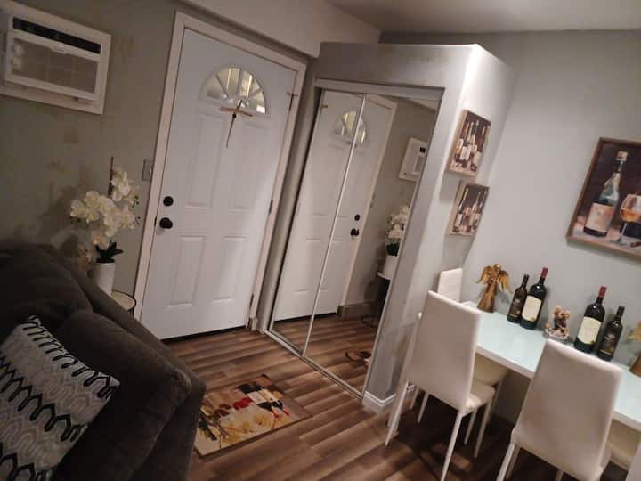 Adorable 1 Bedroom 1 Bath With Kitchen. - Victorville, CA