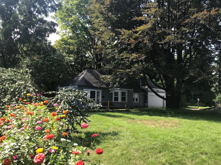 Unique And Private Cottage In Worcester - Worcester, MA