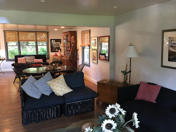 Charming Coastal Cottage - Lewes, DE