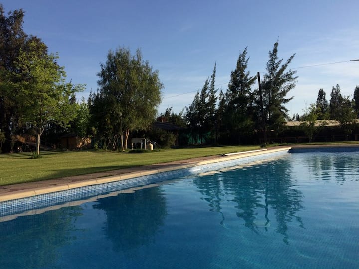 Parcela Con Piscina Y Juegos Para Familia - Colina
