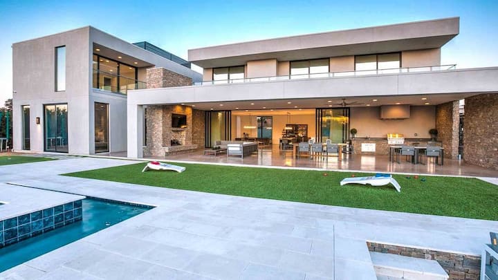 Modern Masterpiece Los Angeles Gem- Pool And Views - Hollywood, CA