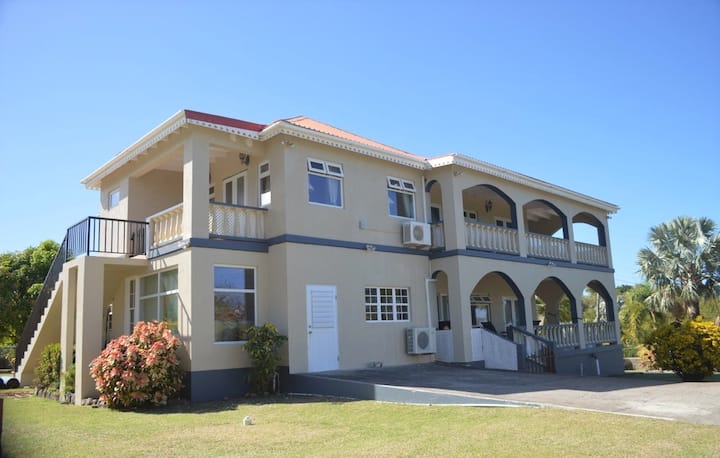 Crimson House Villa - Saint Kitts és Nevis