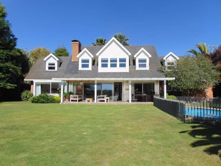 Espectacular Casa De Playa, Condominio Las Brisas - Santo Domingo, Chile