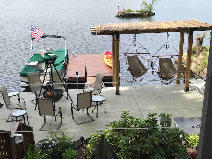 Waterfront On Lake Zoar[ Suite] - Newtown, CT