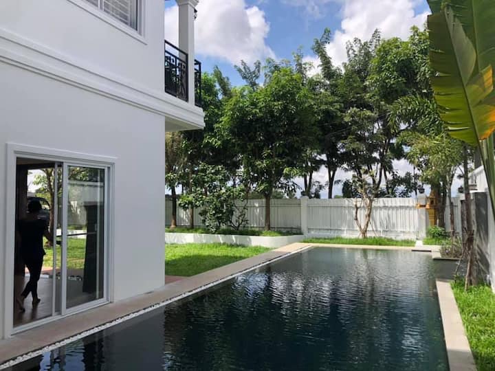 Relaxing 6 Bedrooms Villa With Pool & Green Garden - Kamboçya