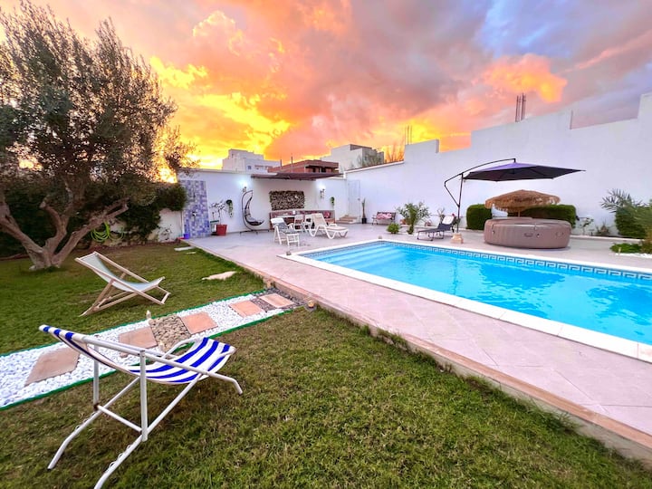 Splendide Villa Avec Piscine, Jacuzzi Et Jardin - Sousse