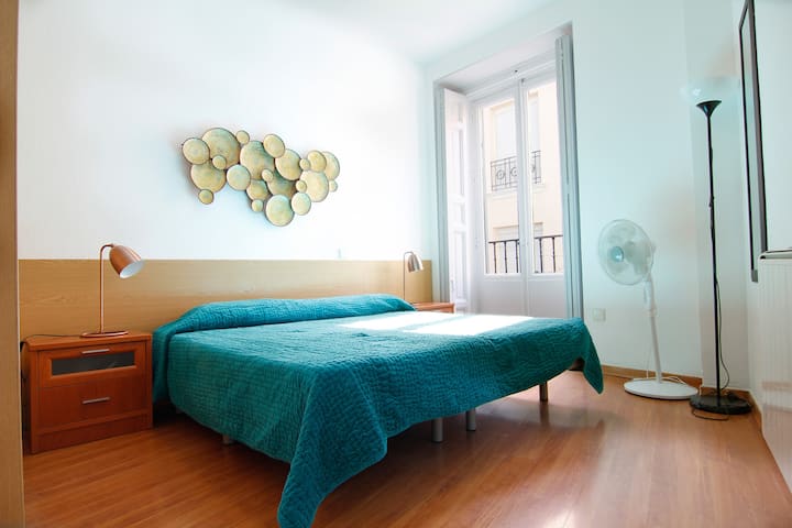 Apartamento 2 Dormitorios, Balcón Letras 85 M2 - Universidad Pontificia de Comillas de Madrid