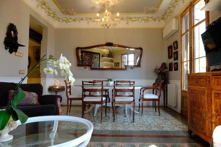 Charming & Bright, 2 Baths - Barcelona