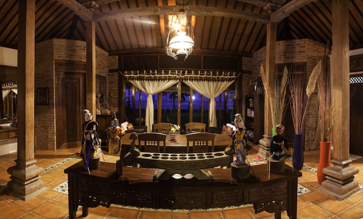 Seafront Villa On Java West Coast, Indonesia - Indonésie