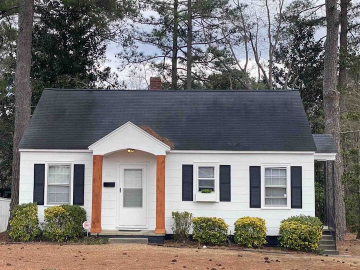 Quaint And Cozy 2 Bedroom Fayetteville Home. - Fayetteville, NC