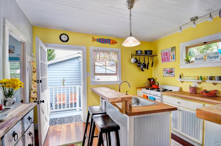 Burnham Beach Cottage 3 - Hermosa Beach, CA