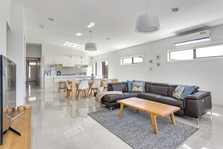 Diamond Bay Beach House, Sorrento - Brand New Holiday Home In The Diamond Bay Precinct. - Portsea