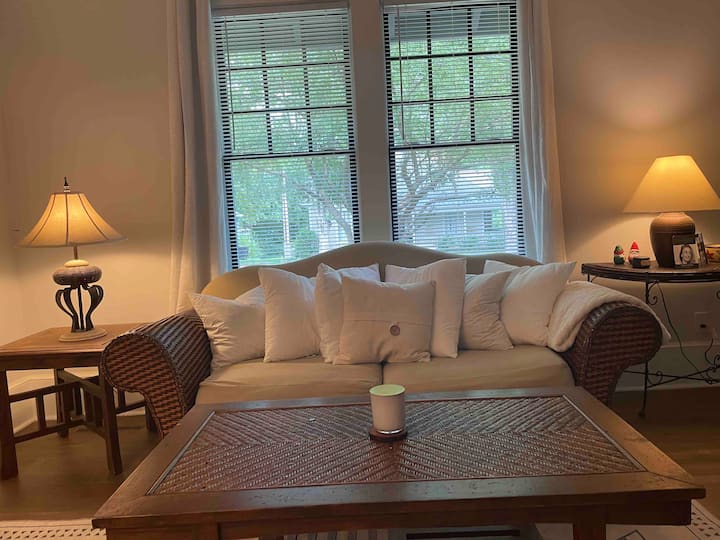 Spacious Historic 3br Near Downtown | Pets Ok - 斯泰茨維爾