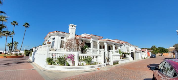 Large And Luxurious Beach Home 4 Bdrms 4 Baths - Rosarito