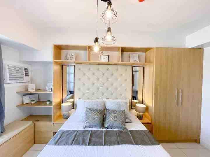 Julia's Bedsit@horizons101 - Cebu City