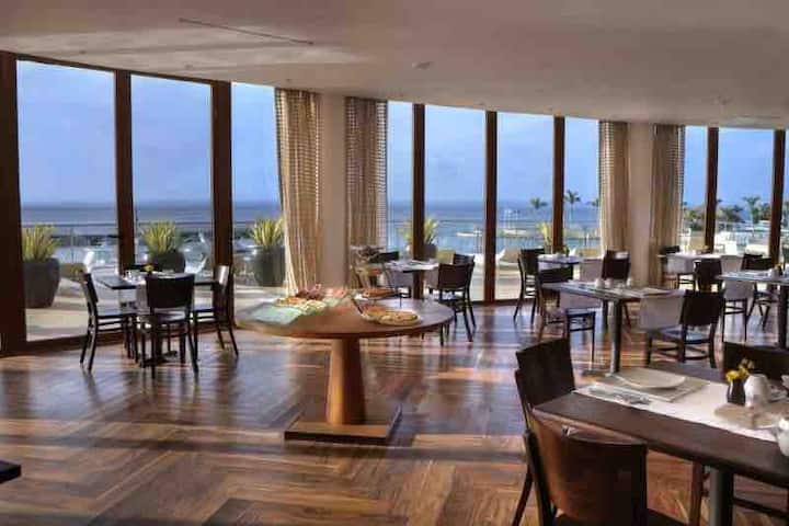 Día De Sol Y Playa En Marina Puerto Bahía Samaná - Dominican Republic