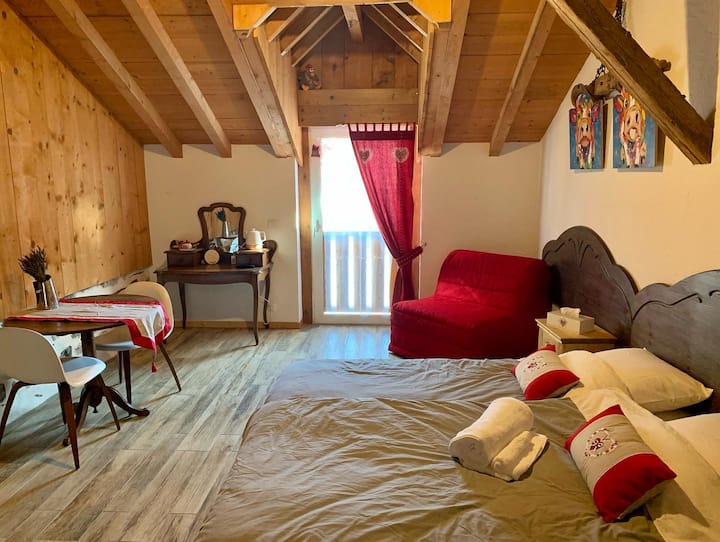 Charmante Ferme Du 18eme Siècle Rénovée Avec Goût - Le Grand-Bornand