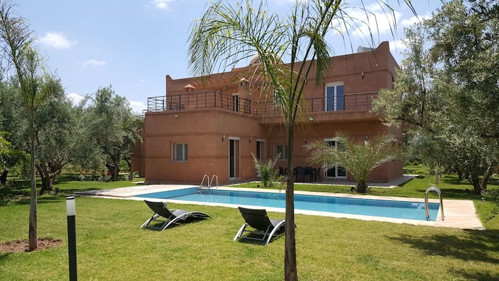 Villa  à Marrakech Avec Piscine Privée Chauffée - Maroc
