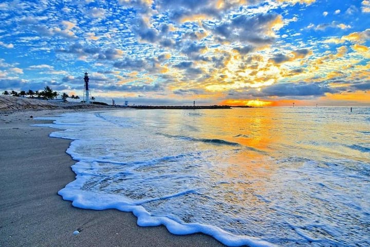 Studio, Walk To The Beach. Clean, Safe And Cozy. - Pompano Beach, FL