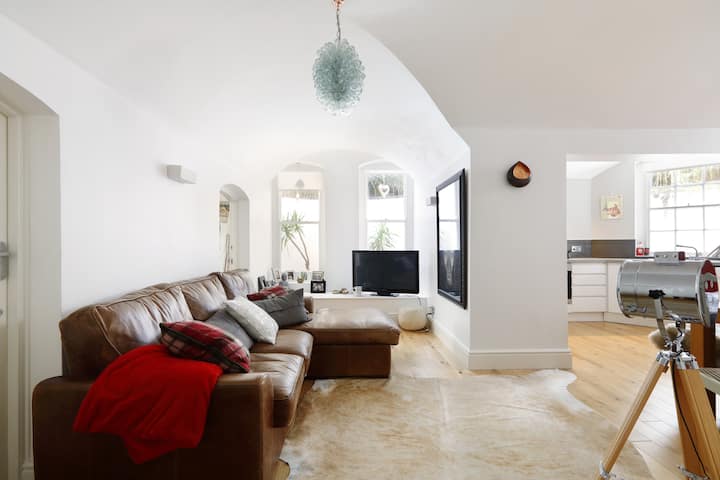 Beautiful Peaceful Sanctuary Next To The Beach - Brighton