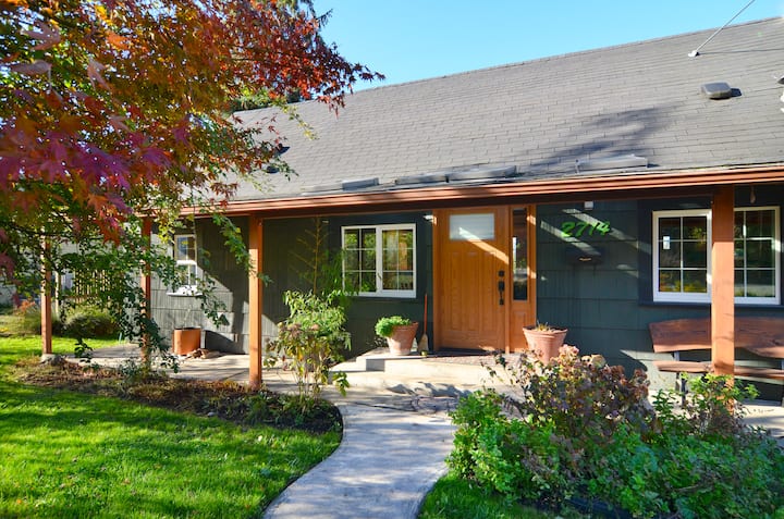 Harvest House- Close To Campus With Hot Tub! - Eugene, OR