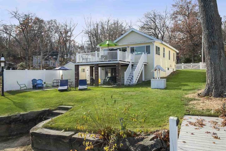 Renovated Arlington Pond Lakefront Home With Dock - Hampstead, NH