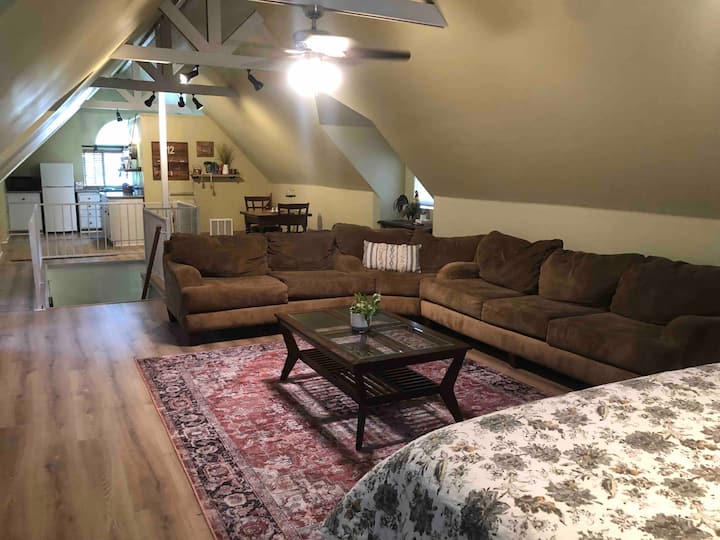 San Dimas Loft - La Verne, CA