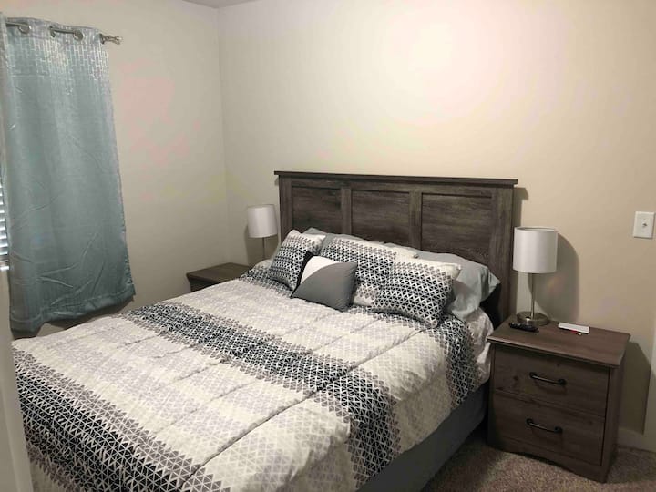New Home With Easy Access To Downtown (Room A) - Des Moines, IA