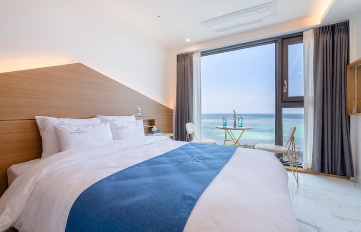 Jeju Airport 5 Min Ocean View Hotel [Deluxe Room] - Jeju-si