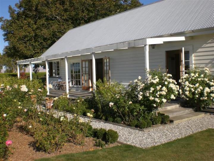Riverbank Cottage - Renwick
