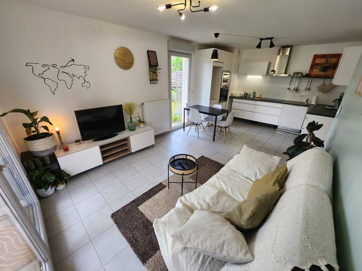 Joli T3 Avec Jardin - Z.i Dauphiné/eurexpo/metro D - Mions