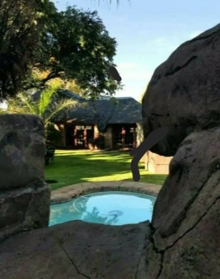 Anna Boeremeisie Gastehuis - Cottage 1 - Benoni