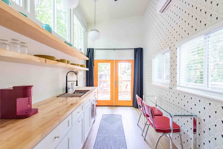 Spacious Tiny Home W/ Vintage Vibes - Close To Ut! - Austin, TX