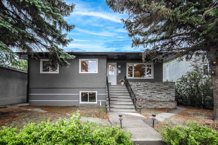 3 Mins To Downtown, Main Floor With Central Ac - Calgary