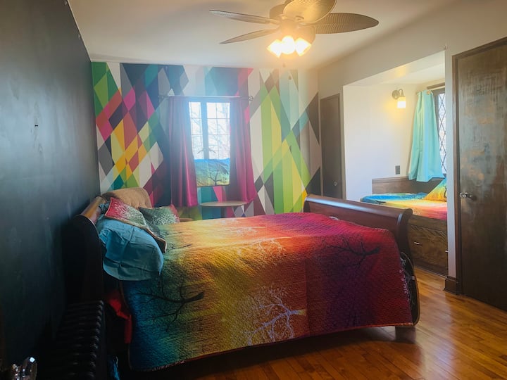 Stay In A Castle On The Metroparks-private Suite - 파마