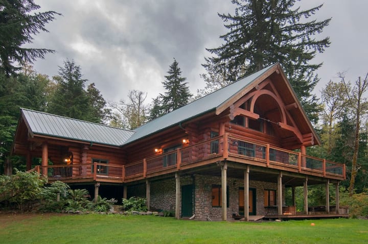 Vacation's Are Fun 
A Log Home Make's It Memorable - RattleSnake Lake, North Bend
