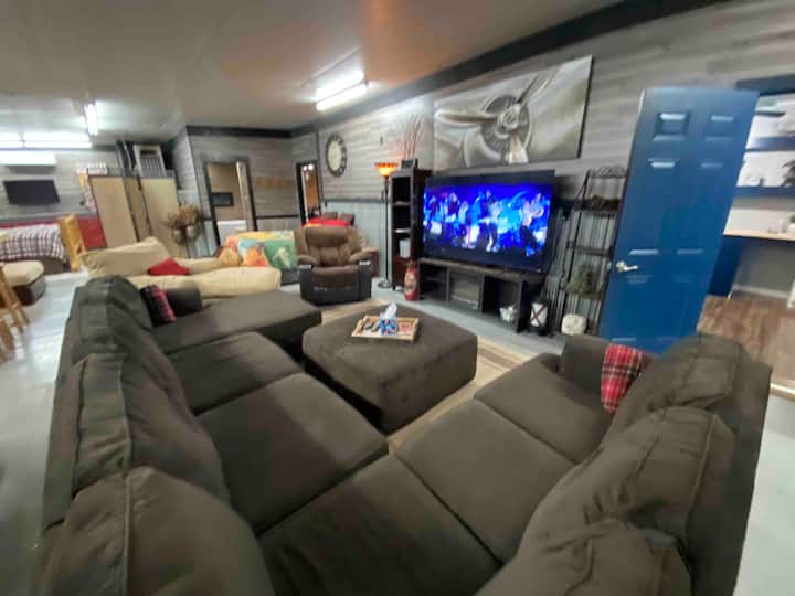 The Hangar-1/2 House 1/2 Mancave - Watertown, SD