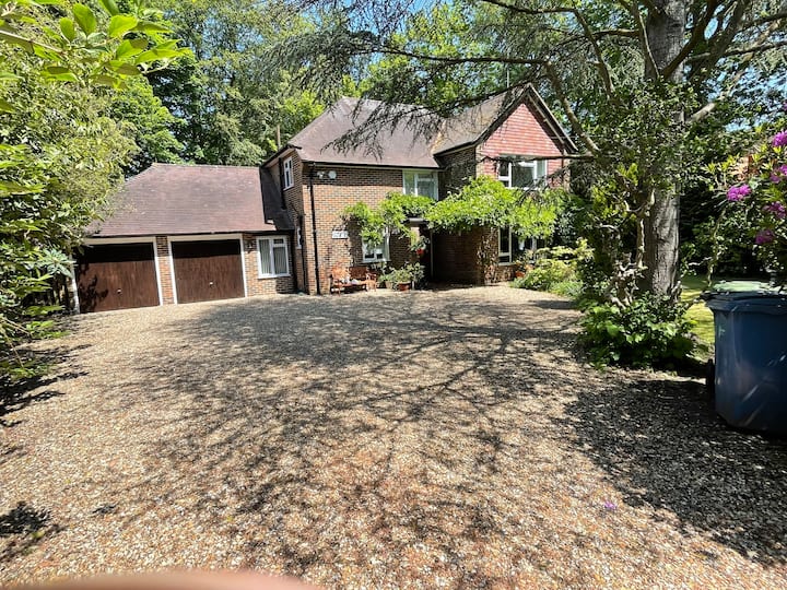 Casa De Lujo De 5 Dormitorios, A 3 Minutos A Pie De La Flota, Centro De Hampshire. Paseos Por El Campo, Pubs. - Farnham
