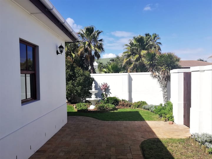 Lucelle's Place. Modern, Private, Friendly - 파클랜드