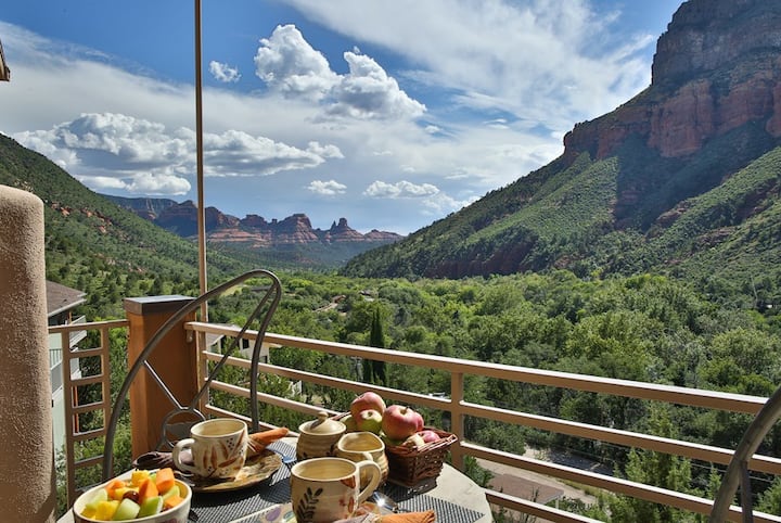 Sedonas Famous Oak Creek Canyon Getaway - Oak Creek Canyon, AZ