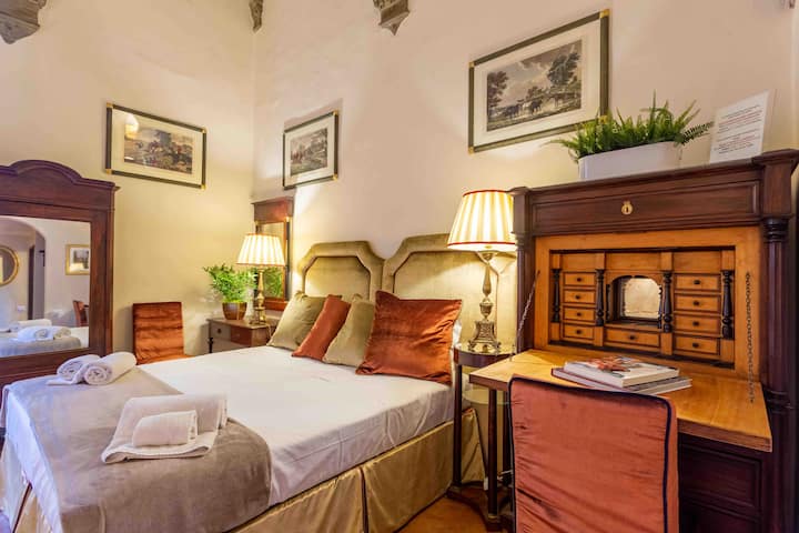 Romantic Uffizi New Apartment +Garage - Florence